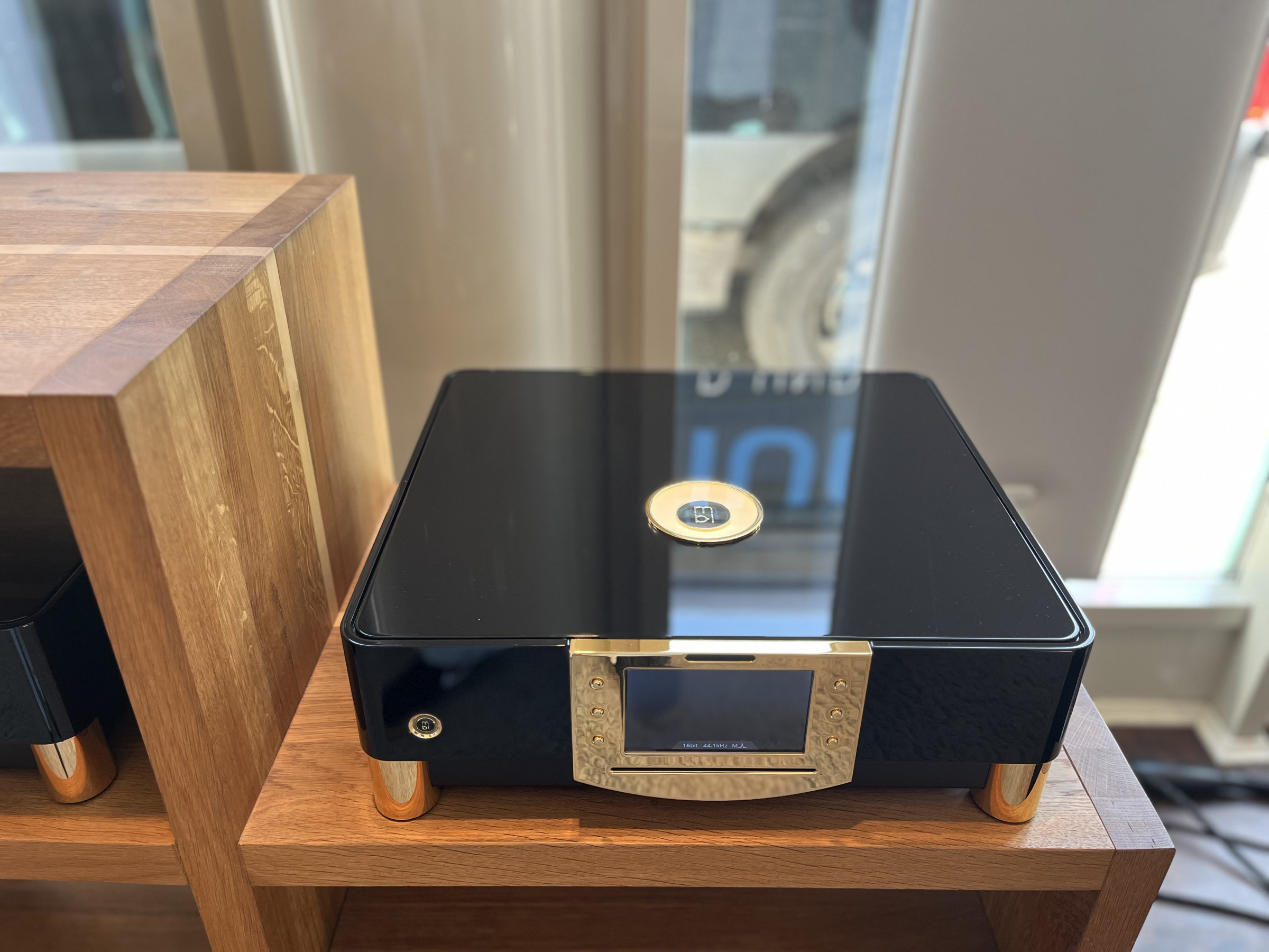 MBL MBL CD-DAC N31 mit Roon Modul - schwarz-gold | Gebrauchtgerät ...